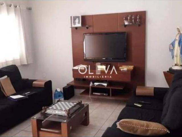 Casa para venda em Jardim João Paulo Ii de 170.00m² com 4 Quartos, 1 Suite e 2 Garagens