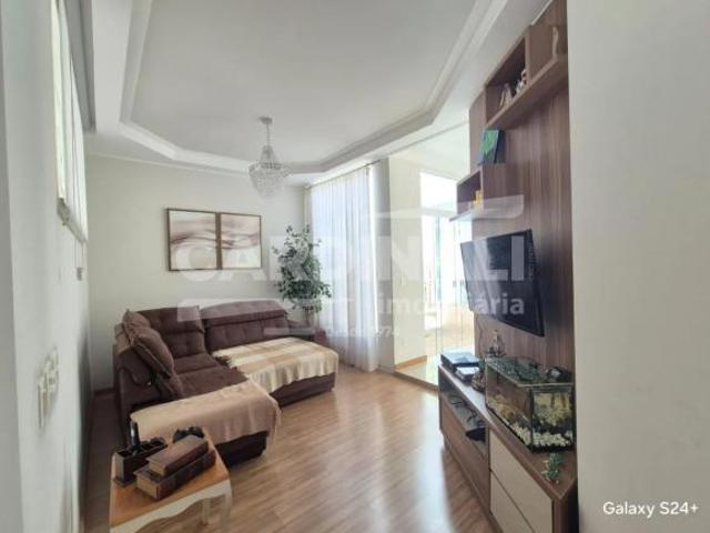 Casa para venda em Jardim Jockey Clube de 150.00m² com 3 Quartos, 2 Suites e 4 Garagens