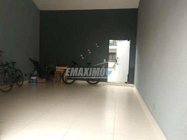 Casa para venda em Jardim Karolyne de 219.00m² com 3 Quartos, 1 Suite e 2 Garagens