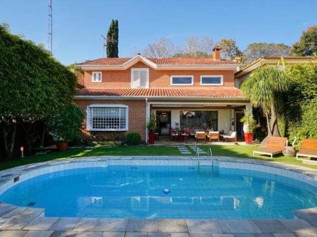 Casa para venda em Jardim Leonor com 3 quartos, sendo 3 suítes, 340m²
