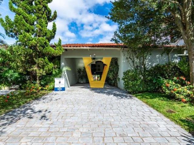 Casa para venda em Jardim Leonor com 5 quartos, sendo 3 suítes, 352m²