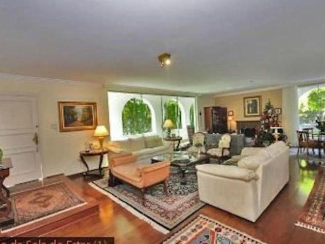 Casa para venda em Jardim Leonor de 413.00m² com 6 Quartos, 4 Suites e 6 Garagens