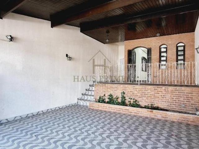 Casa para venda em Jardim Leonor de 205.00m² com 3 Quartos, 1 Suite e 2 Garagens