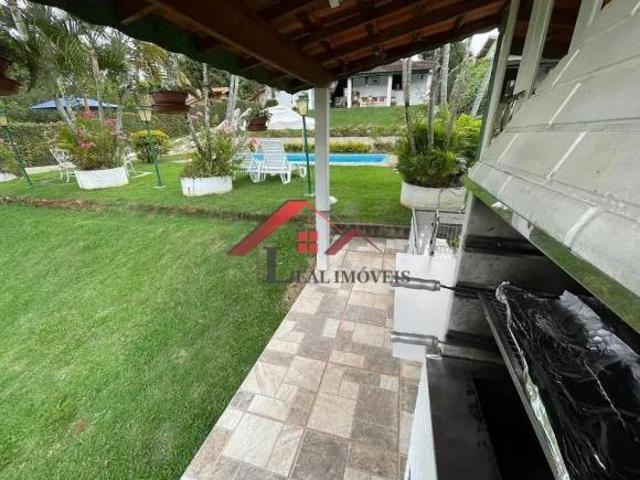 Casa para venda em Jardim Leonor de 263.00m² com 4 Quartos, 2 Suites e 6 Garagens