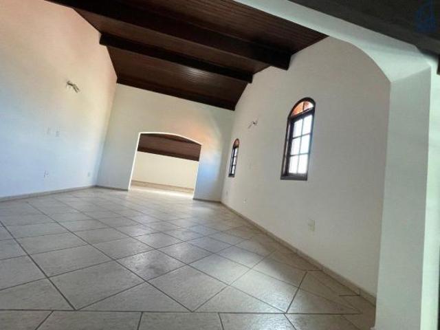 Casa para venda em Jardim Pagliato de 460.00m² com 4 Quartos, 2 Suites e 4 Garagens