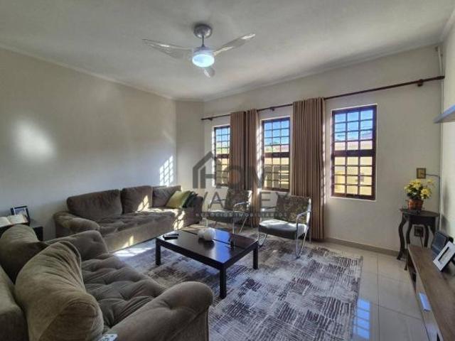Casa para venda em Jardim Panorama de 181.00m² com 4 Quartos, 1 Suite e 4 Garagens