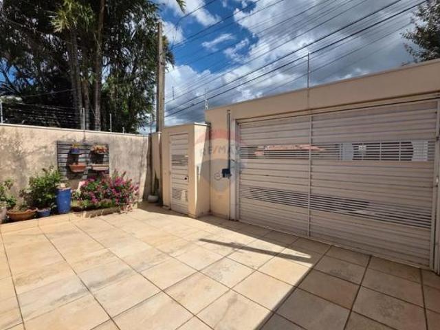 Casa para venda em Jardim Paraíso de 110.00m² com 3 Quartos, 1 Suite e 3 Garagens