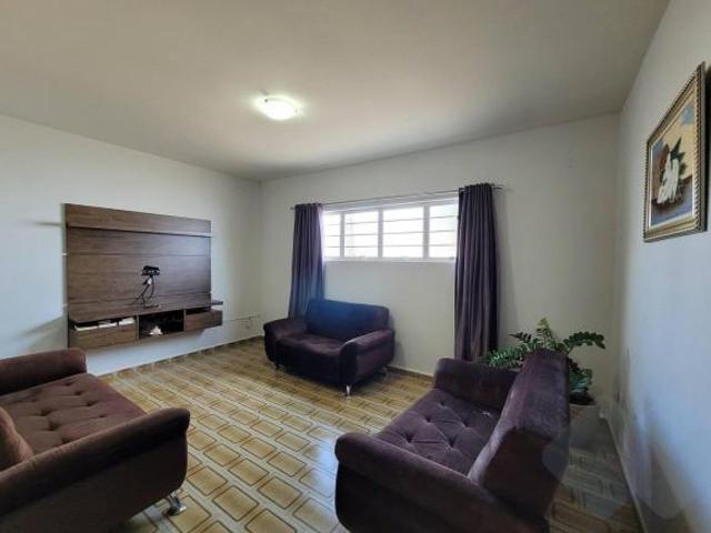 Casa para venda em Jardim Paraíso de 154.00m² com 3 Quartos, 1 Suite e 6 Garagens
