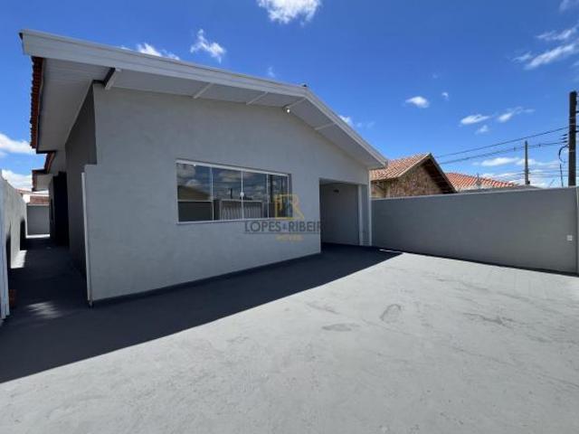 Casa para venda em Jardim Paraíso de 169.00m² com 3 Quartos, 1 Suite e 4 Garagens