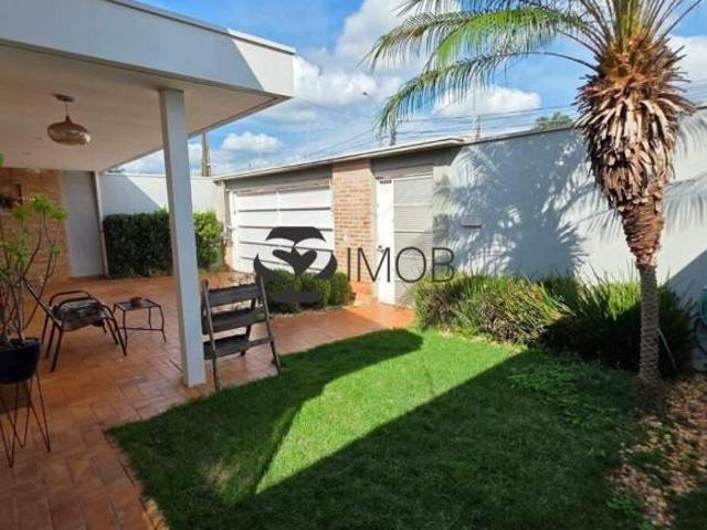 Casa para venda em Jardim Paulista de 168.00m² com 3 Quartos, 1 Suite e 3 Garagens