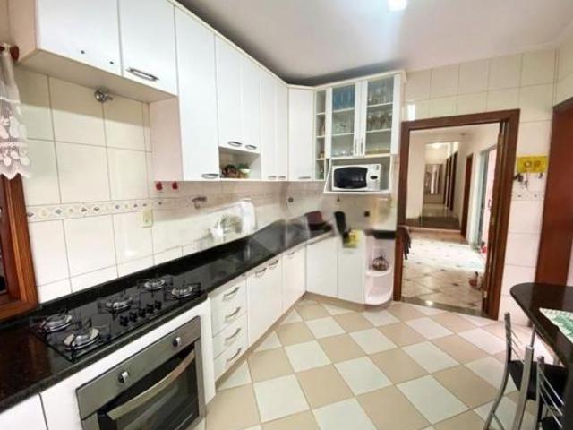 Casa para venda em Jardim Paulista I de 241.00m² com 4 Quartos, 1 Suite e 4 Garagens