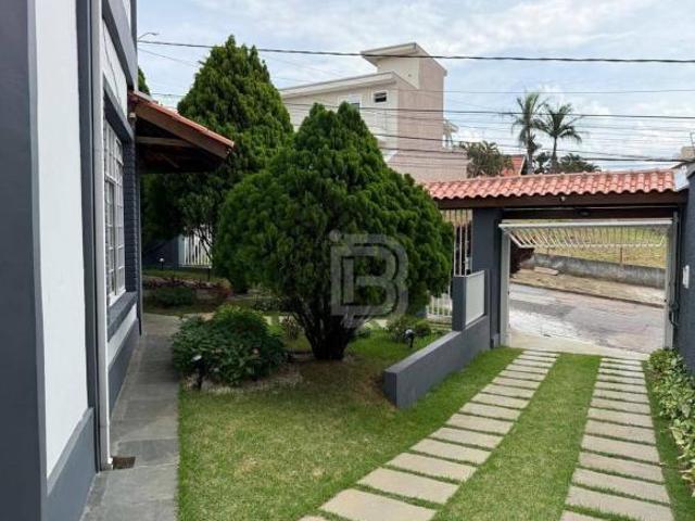 Casa para venda em Jardim Paulista Ii de 239.00m² com 3 Quartos, 1 Suite e 4 Garagens
