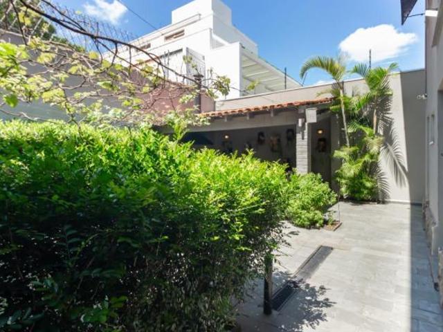 Casa para venda em Jardim Paulistano com 4 quartos, sendo 1 suíte, 300m²