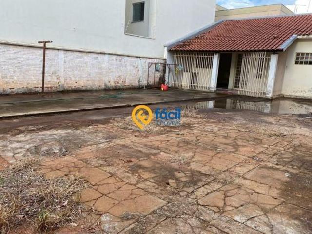 Casa para venda em Jardim Pérola de 55.71m² com 1 Quarto e 3 Garagens