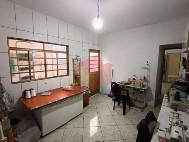 Casa para venda em Jardim Pérola de 144.00m² com 4 Quartos, 1 Suite e 2 Garagens