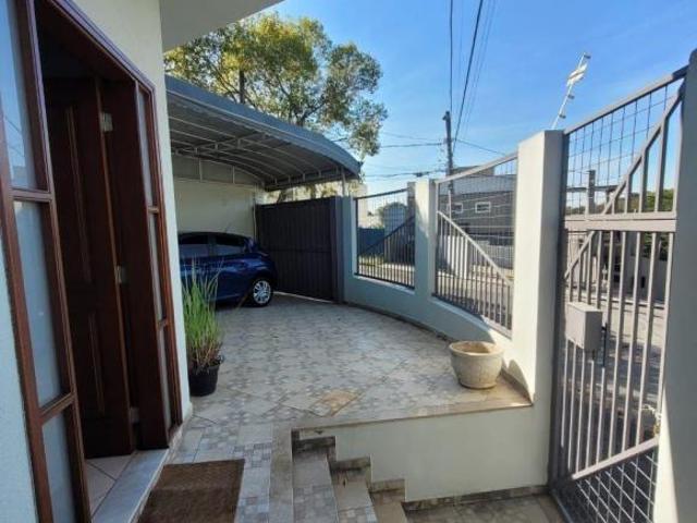 Casa para venda em Jardim Piazza Di Roma de 153.00m² com 3 Quartos e 2 Garagens