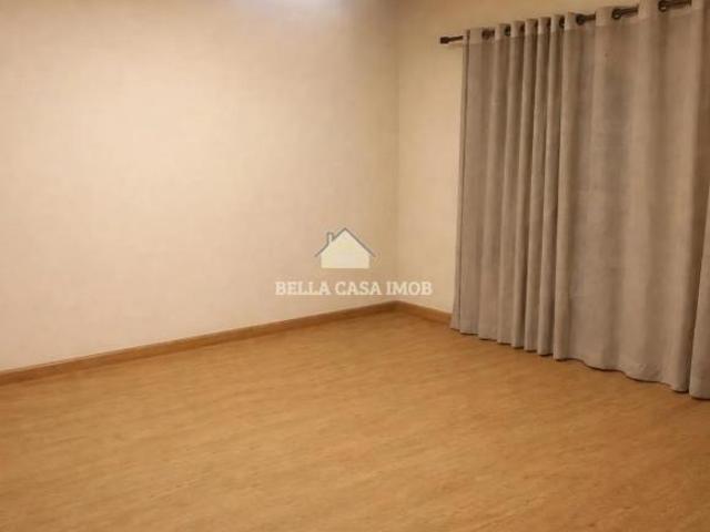 Casa para venda em Jardim Pires De Mello de 250.00m² com 3 Quartos, 1 Suite e 4 Garagens