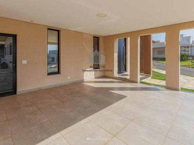 Casa para venda em Jardim Planalto de 172.00m² com 3 Quartos, 1 Suite e 4 Garagens