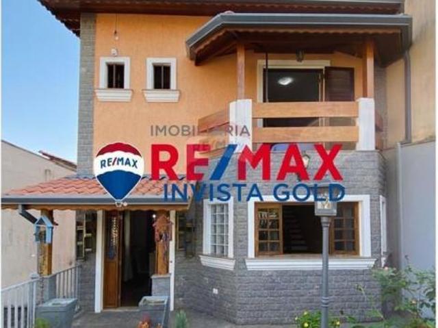 Casa para venda em Jardim Planalto de 332.70m² com 4 Quartos, 3 Suites e 5 Garagens