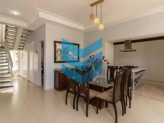 Casa para venda em Jardim Portobello de 230.00m² com 3 Quartos, 3 Suites e 4 Garagens