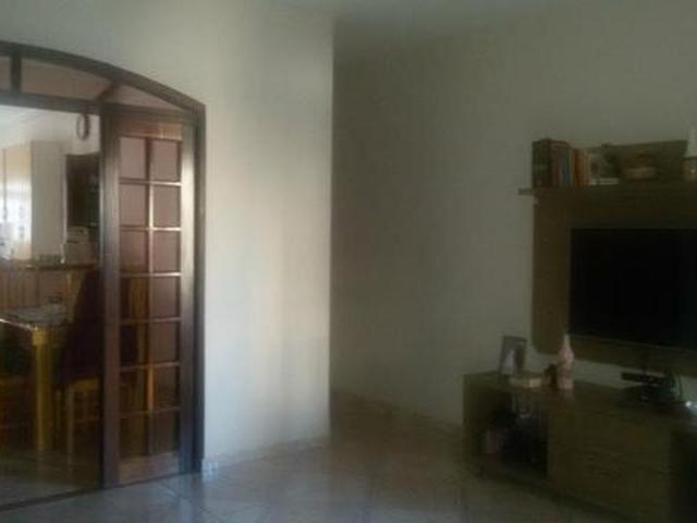 Casa para venda em Jardim Presidente Dutra de 150.00m² com 2 Quartos, 1 Suite e 2 Garagens