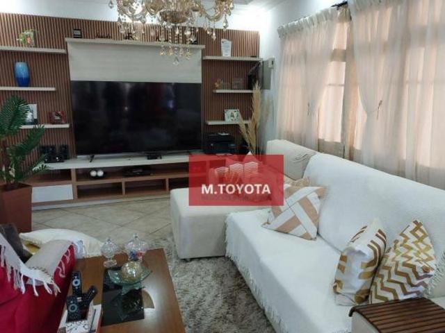 Casa para venda em Jardim Presidente Dutra de 326.00m² com 3 Quartos, 1 Suite e 7 Garagens