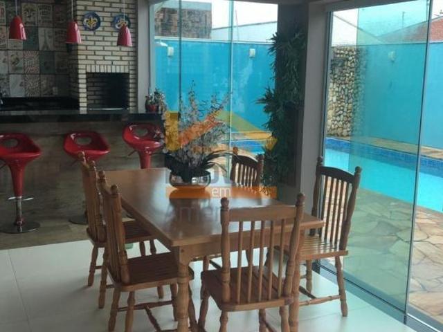 Casa para venda em Jardim Primavera de 350.00m² com 3 Quartos, 1 Suite e 4 Garagens