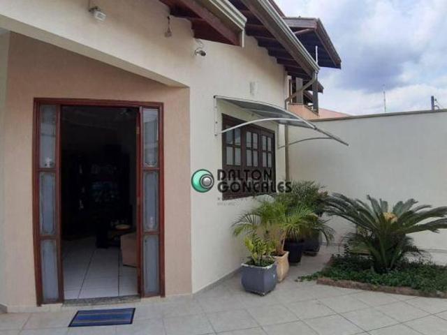 Casa para venda em Jardim Regina de 165.00m² com 3 Quartos, 1 Suite e 4 Garagens