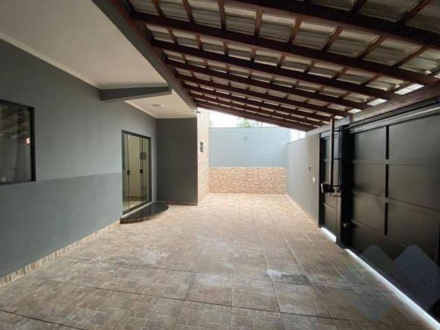 Casa para venda em Jardim Regina de 176.00m² com 3 Quartos, 1 Suite e 2 Garagens
