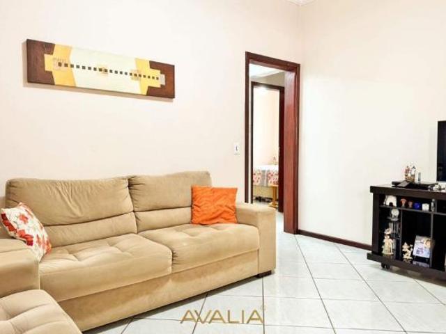 Casa para venda em Jardim Regina de 178.12m² com 2 Quartos e 4 Garagens