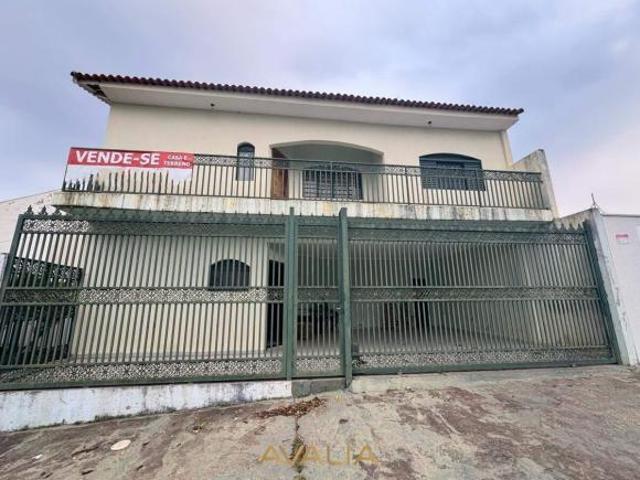 Casa para venda em Jardim Regina de 186.12m² com 3 Quartos e 2 Garagens