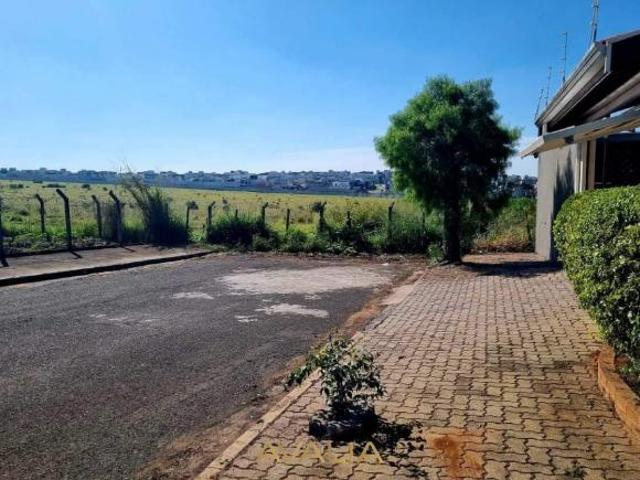Casa para venda em Jardim Regina de 258.00m² com 5 Quartos, 2 Suites e 2 Garagens