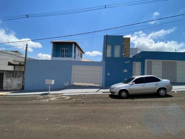 Casa para venda em Jardim Regina de 280.00m² com 3 Quartos, 1 Suite e 6 Garagens