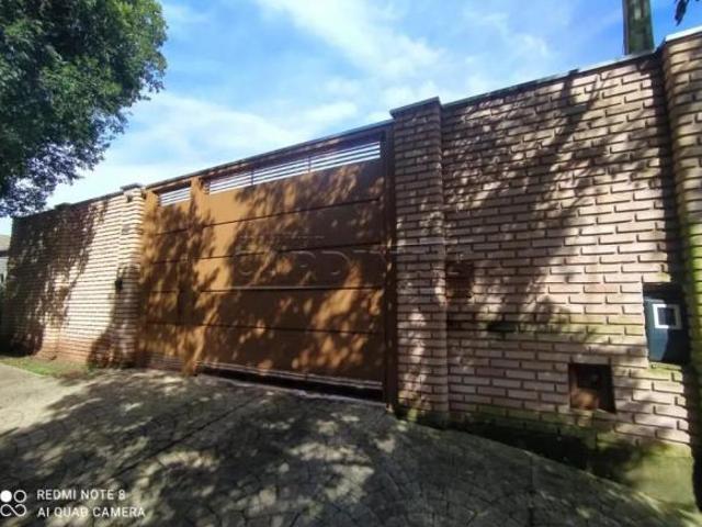 Casa para venda em Jardim Residencial Maggiore de 256.00m² com 2 Quartos, 2 Suites e 4 Garagens