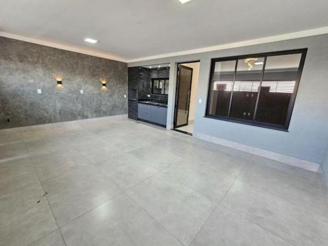 Casa para venda em Jardim Residencial Nova Veneza de 128.00m² com 3 Quartos, 1 Suite e 2 Garagens