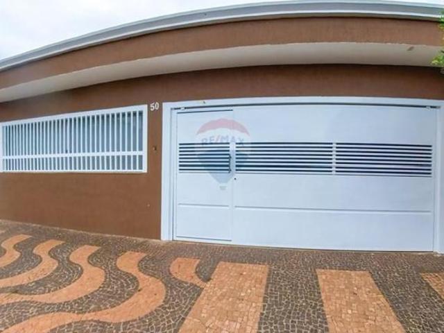 Casa para venda em Jardim Residencial Alvorada de 206.00m² com 3 Quartos, 1 Suite e 2 Garagens