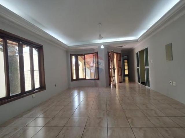 Casa para venda em Jardim Residencial Deolinda Guerra de 275.00m² com 5 Quartos, 1 Suite e 4 Garagen