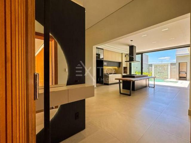Casa para venda em Jardim Residencial Dona Maria José de 195.00m² com 3 Quartos, 3 Suites e 4 Garage