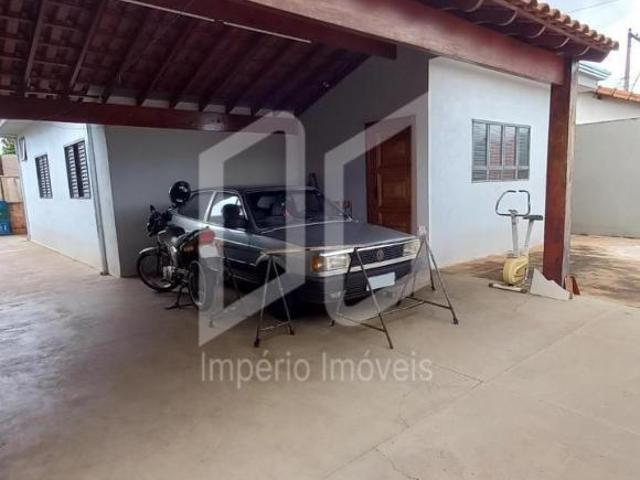 Casa para venda em Jardim Residencial Itália de 130.00m² com 2 Quartos, 1 Suite e 2 Garagens