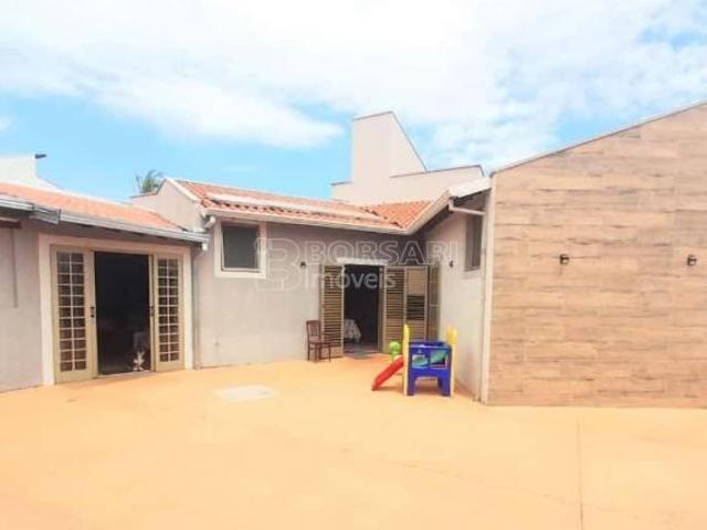 Casa para venda em Jardim Residencial Italia de 277.00m² com 3 Quartos, 2 Suites e 4 Garagens