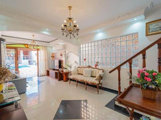 Casa para venda em Jardim Represa com 3 quartos, sendo 1 suíte, 235m²