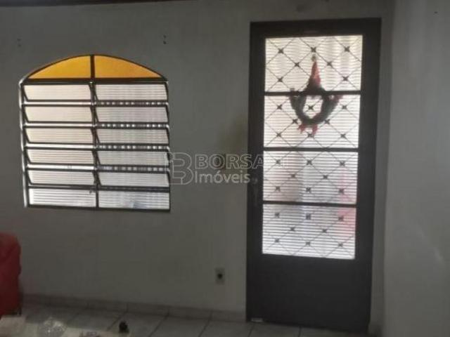 Casa para venda em Jardim Roberto Selmi Dei de 120.00m² com 3 Quartos e 3 Garagens