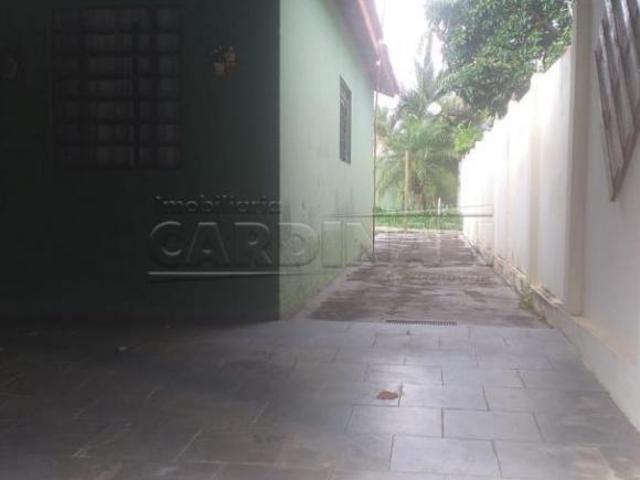 Casa para venda em Jardim Roberto Selmi Dei de 124.00m² com 2 Quartos, 1 Suite e 3 Garagens