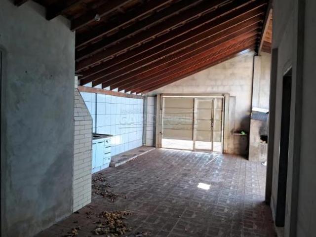Casa para venda em Jardim Roberto Selmi Dei de 136.00m² com 3 Quartos, 2 Suites e 3 Garagens