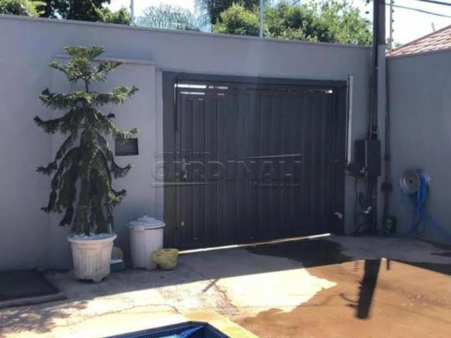 Casa para venda em Jardim Roberto Selmi Dei de 200.00m² com 2 Quartos, 1 Suite e 2 Garagens
