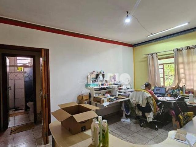 Casa para venda em Jardim Roberto Selmi Dei de 209.00m² com 3 Quartos e 3 Garagens