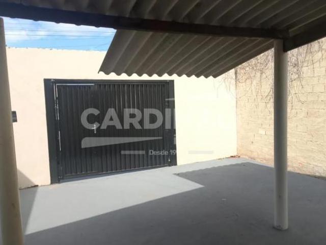 Casa para venda em Jardim Roberto Selmi Dei de 42.00m² com 2 Quartos e 2 Garagens
