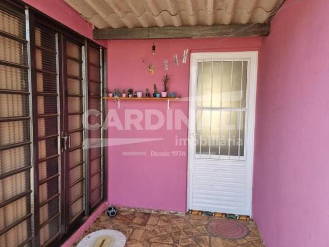 Casa para venda em Jardim Roberto Selmi Dei de 61.00m² com 2 Quartos e 3 Garagens