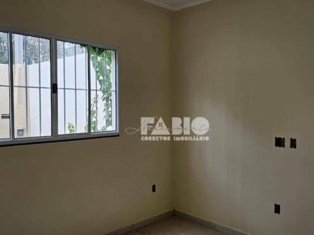 Casa para venda em Jardim Roberto Selmi Dei de 70.00m² com 2 Quartos, 1 Suite e 1 Garagem