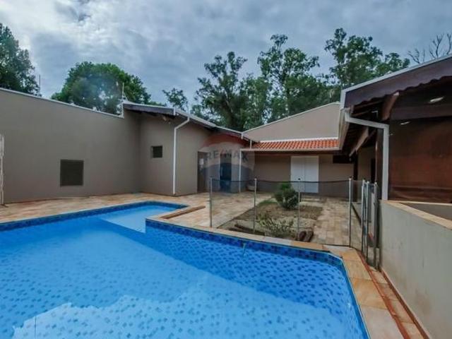Casa para venda em Jardim Roma de 578.00m² com 3 Quartos, 1 Suite e 4 Garagens